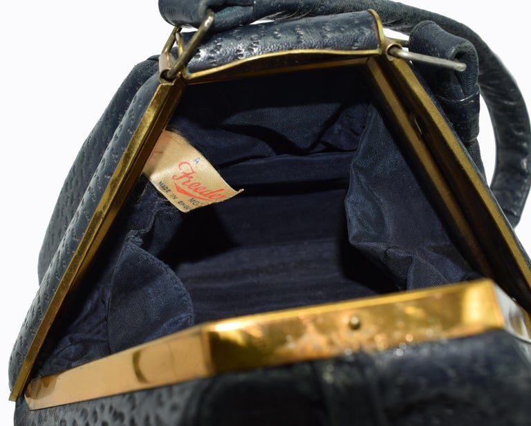 Art Deco 1930s-1940s Stylish Pyramid Shaped Box Bag For Sale at 1stDibs