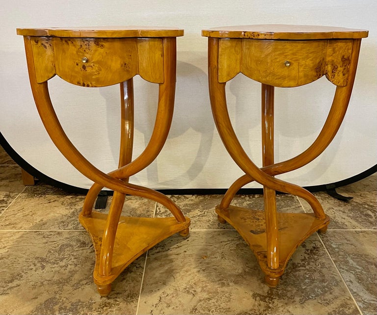 Art Deco 20th Century Pair of Spider Leg Curved Burled Side End Tables ...