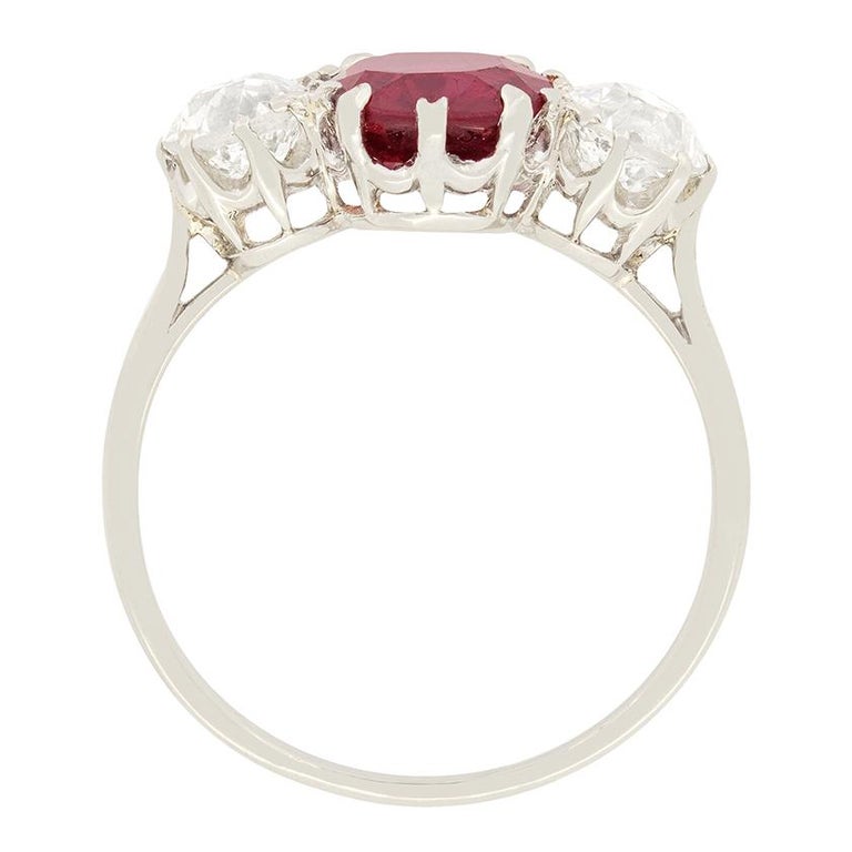 Art Deco 2ct Ruby and Diamond Three Stone Ring, c.1920s For Sale at 1stDibs