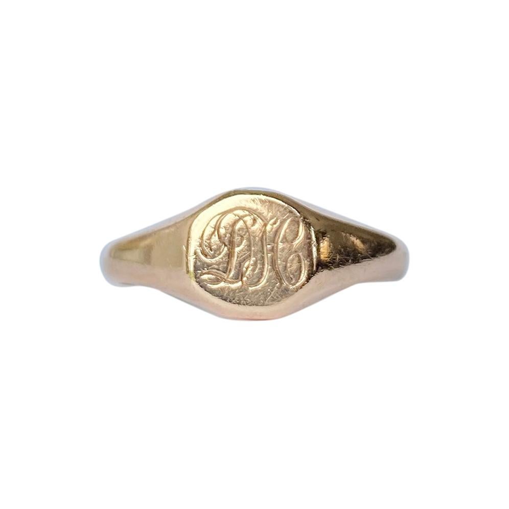 Art Deco 9 Carat Gold Signet Ring For Sale at 1stDibs