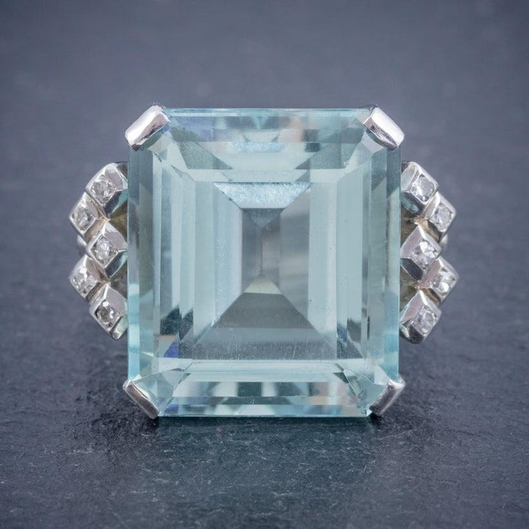 Art Deco Aquamarine Diamond Cocktail Ring in 25 Carat Aqua For Sale at ...