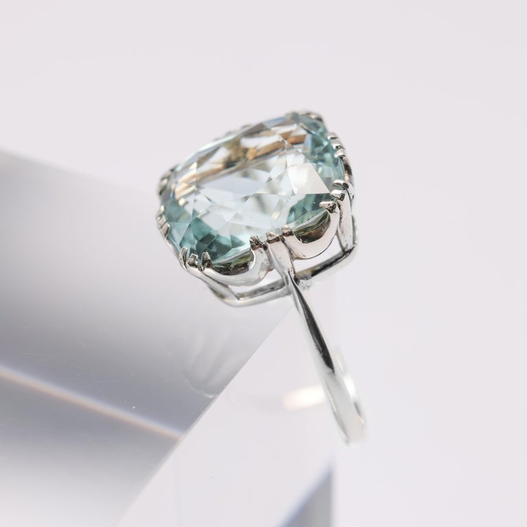 Art Deco Aquamarine Ring in Platinum For Sale at 1stDibs