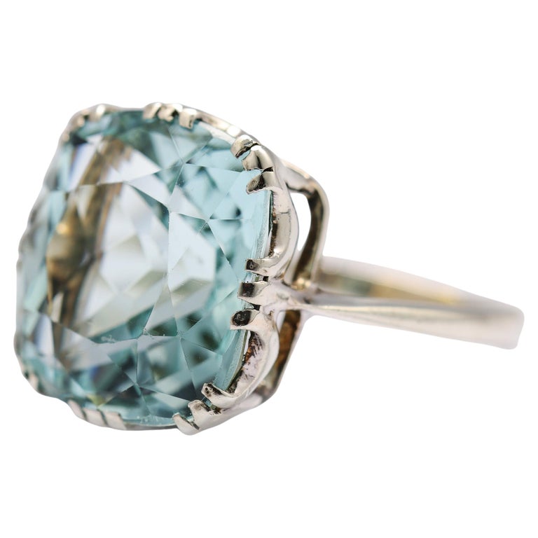 Art Deco Aquamarine Ring in Platinum For Sale at 1stDibs