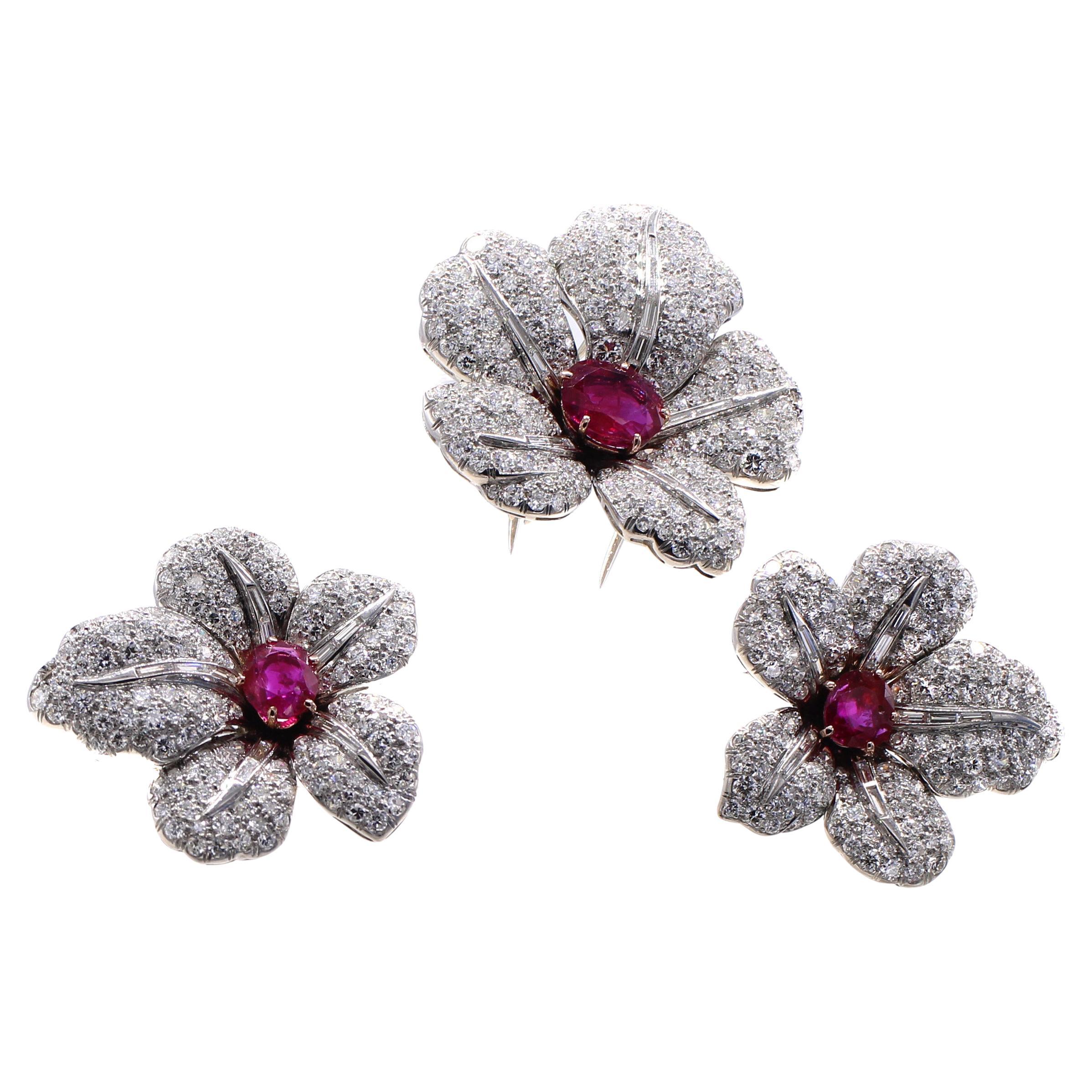 Antique and Vintage Brooches - 13,814 For Sale at 1stdibs | gold brooch ...