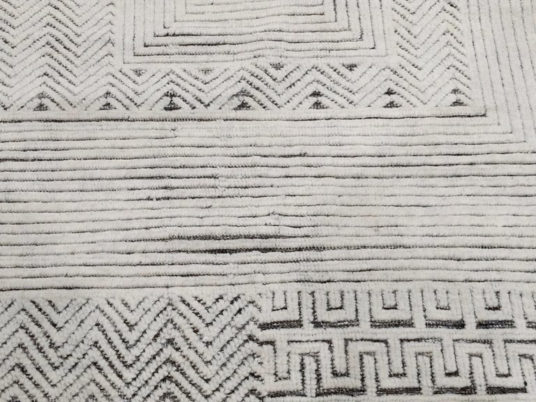 Art Deco Design Ivory/Graphite Textured Wool Ivan Rug For Sale at 1stDibs