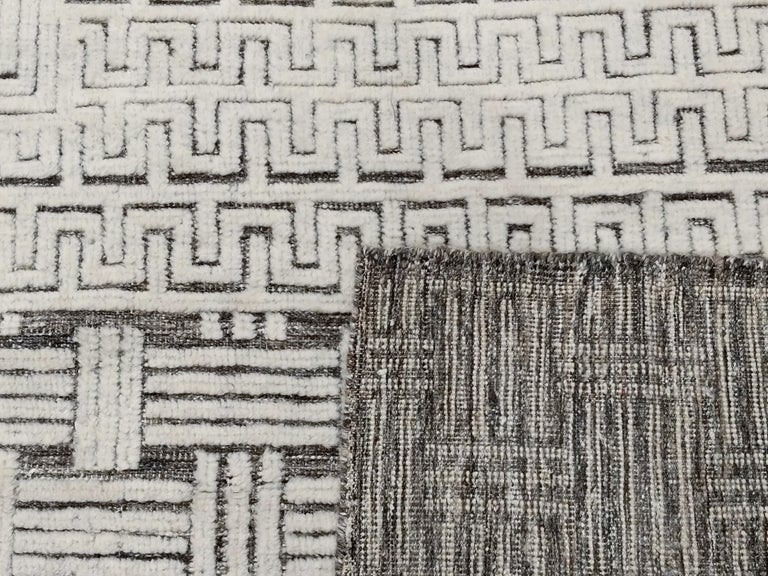 Art Deco Design Ivory/Graphite Textured Wool Ivan Rug For Sale at 1stDibs