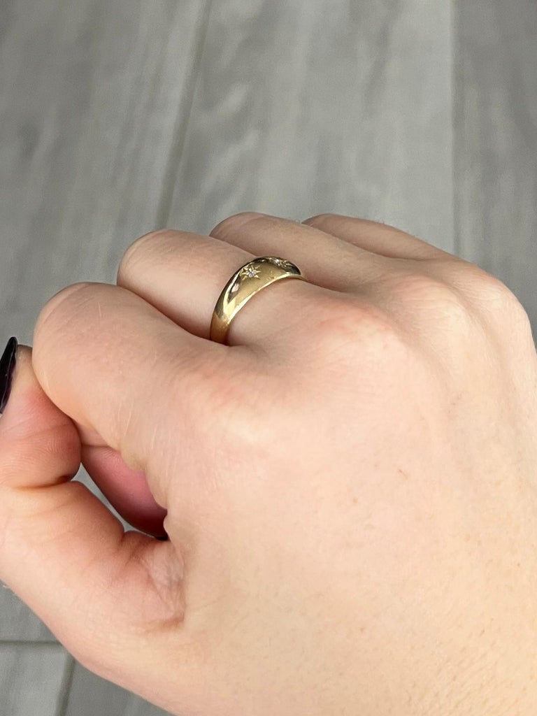 Art Deco Diamond and 18 Carat Gold Three-Stone Gypsy Band For Sale at ...