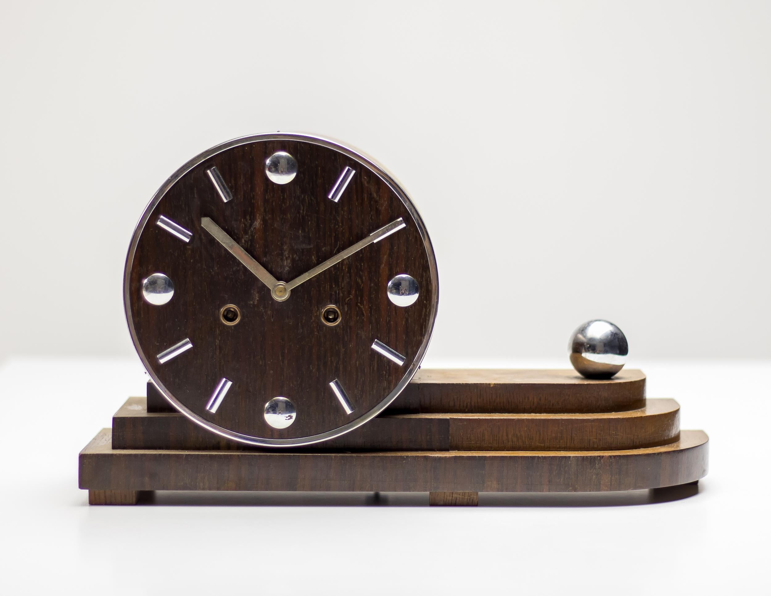 Art Deco Dutch Streamlined Clock For Sale at 1stDibs