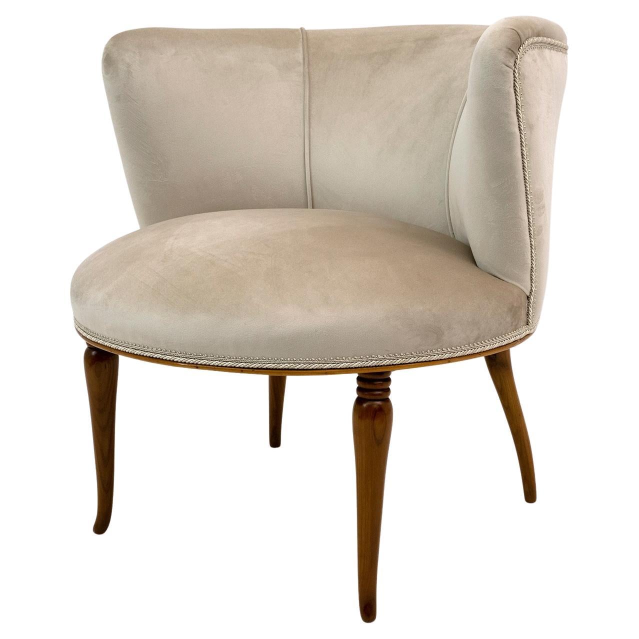 Early 20th Century Edwardian British Walnut Chair with Carved Hawk ...