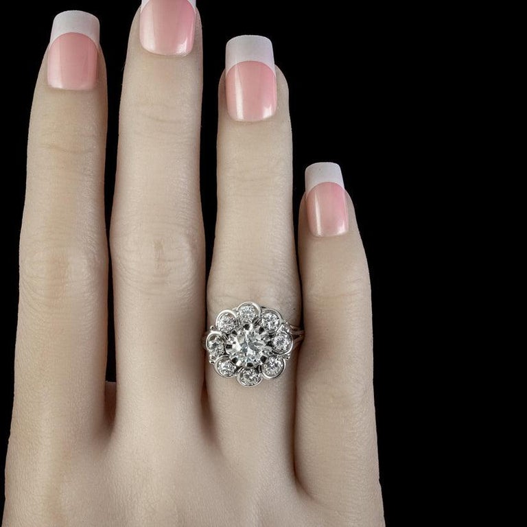 Art Deco French Cluster Ring in 1.85ct of Diamond, circa 1920 For Sale at 1stDibs