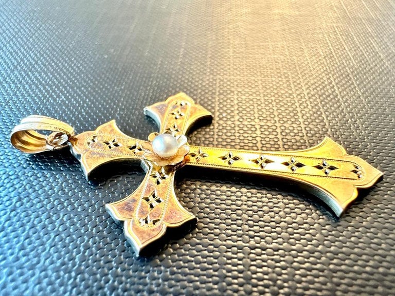 Art Deco French Cross in Yellow Gold and Pearl with Templar Motifs For ...