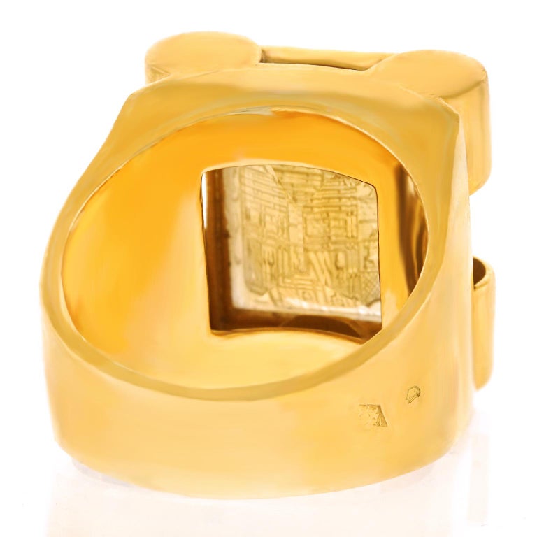 Art Deco Gold Signet Ring For Sale at 1stDibs