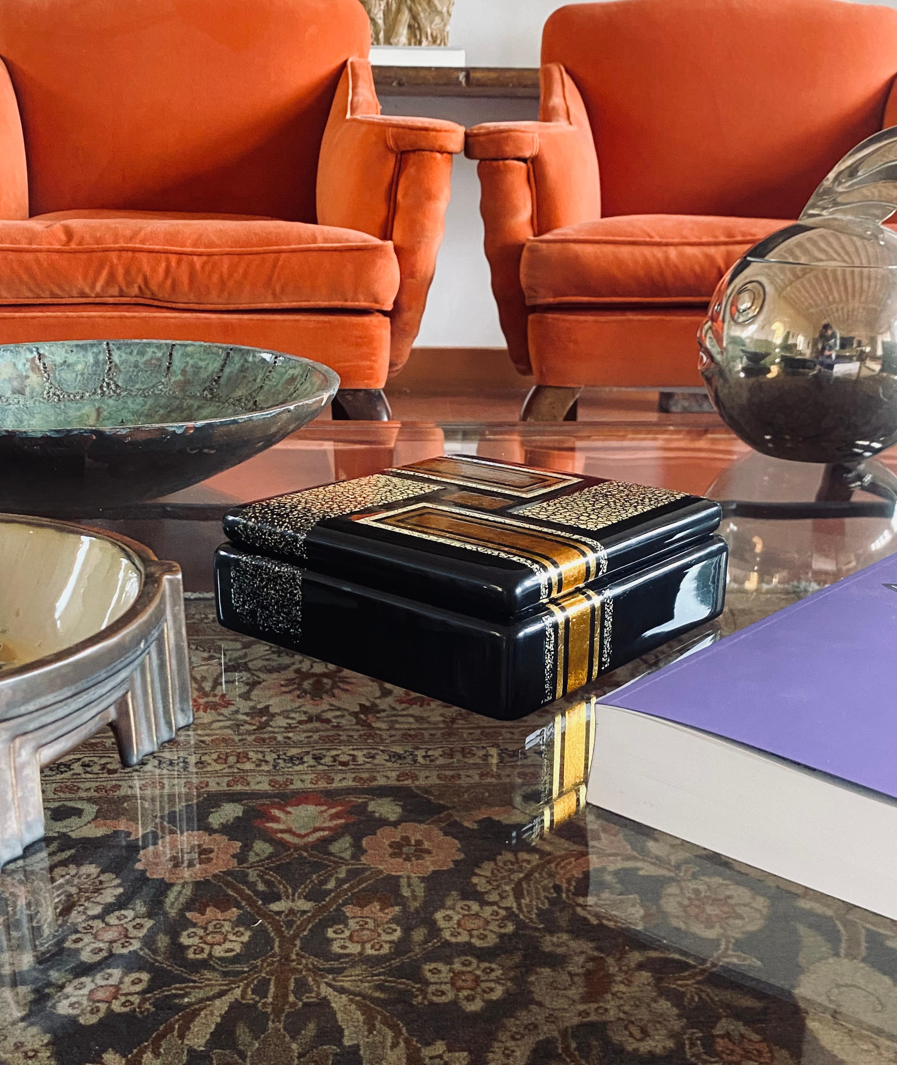 Art Deco lacquer box in the manner of Jean Dunand, France 1940 For Sale ...