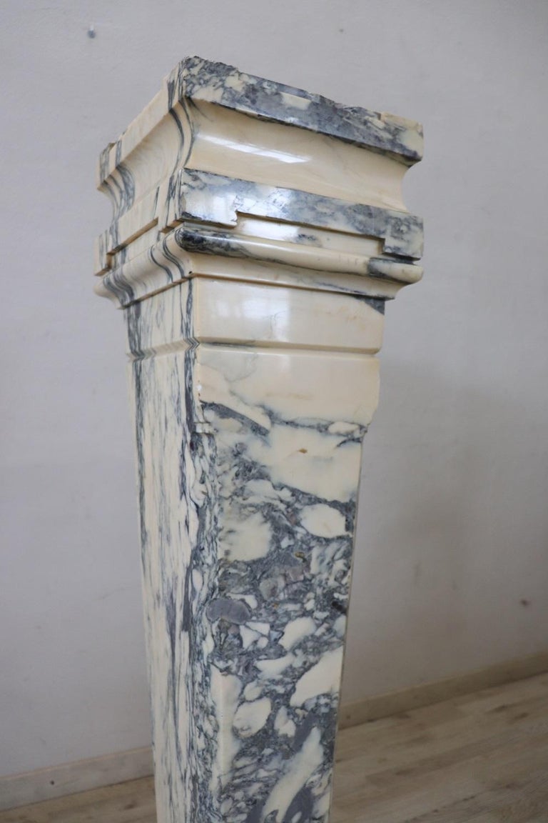 Art Déco Large Column in Italian Calacatta Marble For Sale at 1stDibs