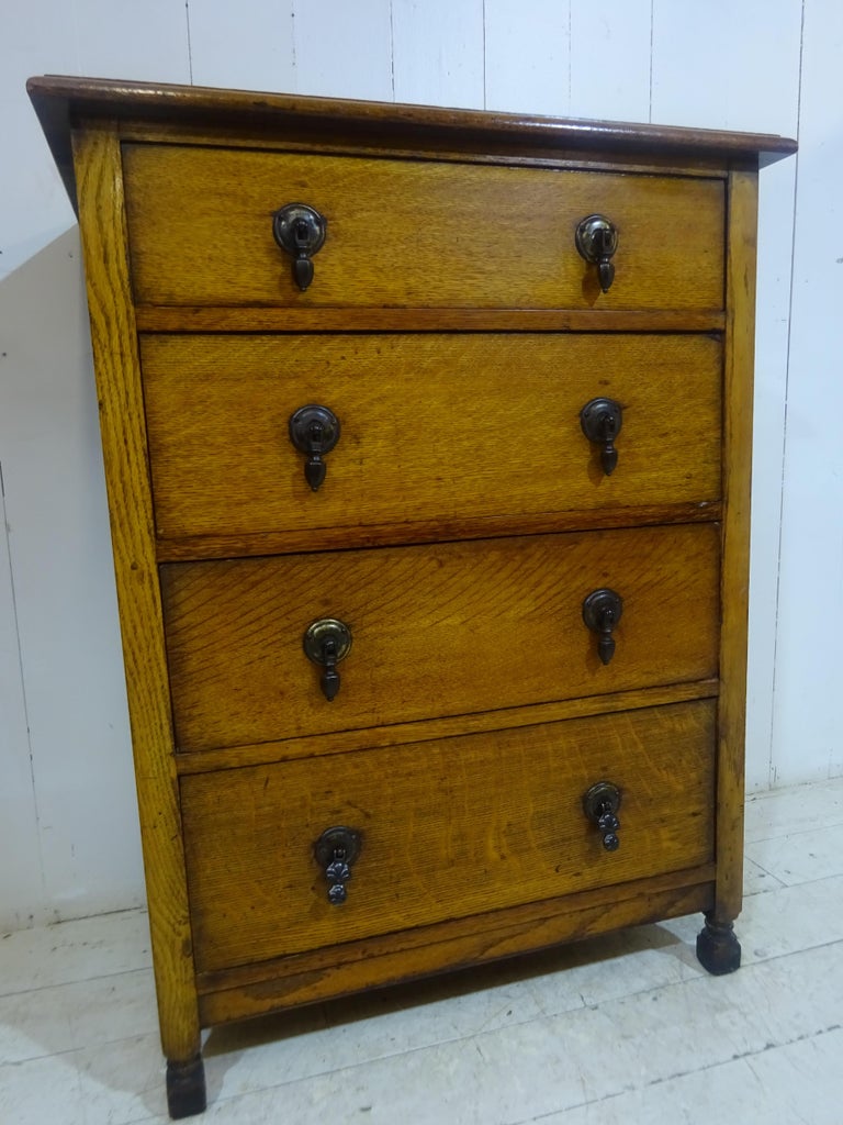 Art Deco Oak Graduated Chest of Drawers For Sale at 1stDibs