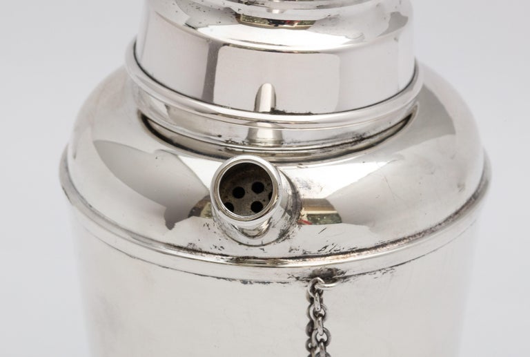 Art Deco Period Sterling Silver Cocktail Shaker For Sale at 1stDibs