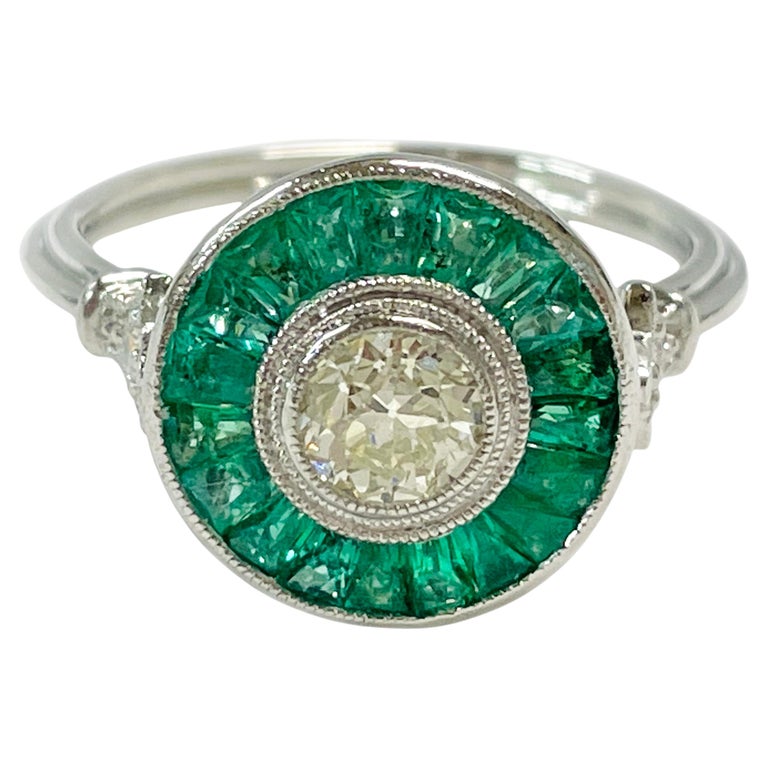 Art Deco Platinum Emerald Diamond Ring For Sale at 1stDibs