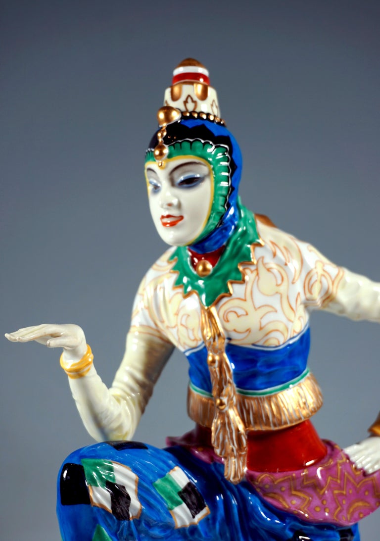 Art Déco Porcelain Figure 'Korean Dance' by C. Holzer-Defanti ...