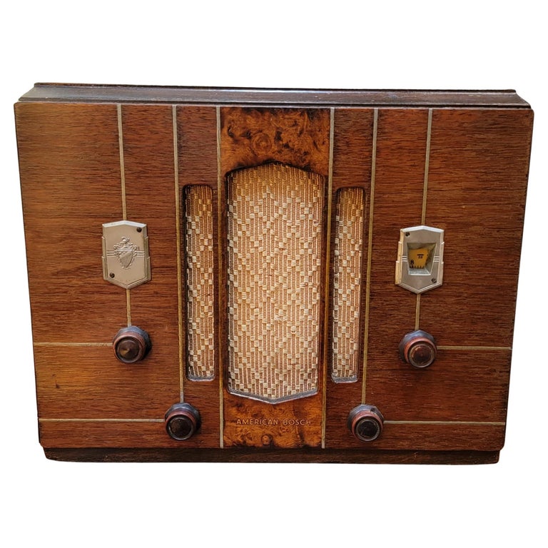Radio Art déco d'American Bosch, datant d'environ 1935 En vente sur 1stDibs