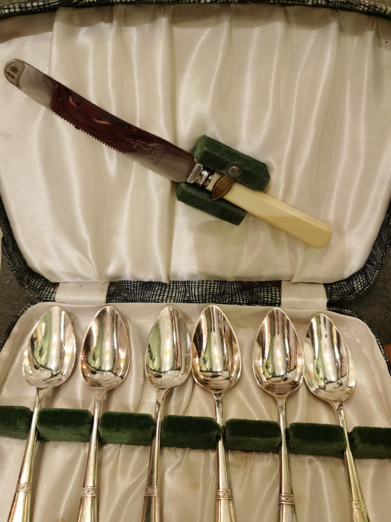 Art Deco Set of Six Grapefruit Spoons with Knife Silver Plated, England ...