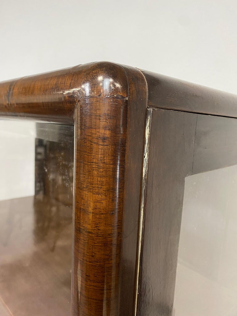 Art deco showcase at 1stDibs