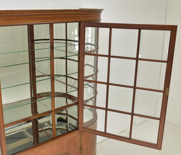 Art Deco Showcase in Mahogany, 1925 For Sale at 1stDibs