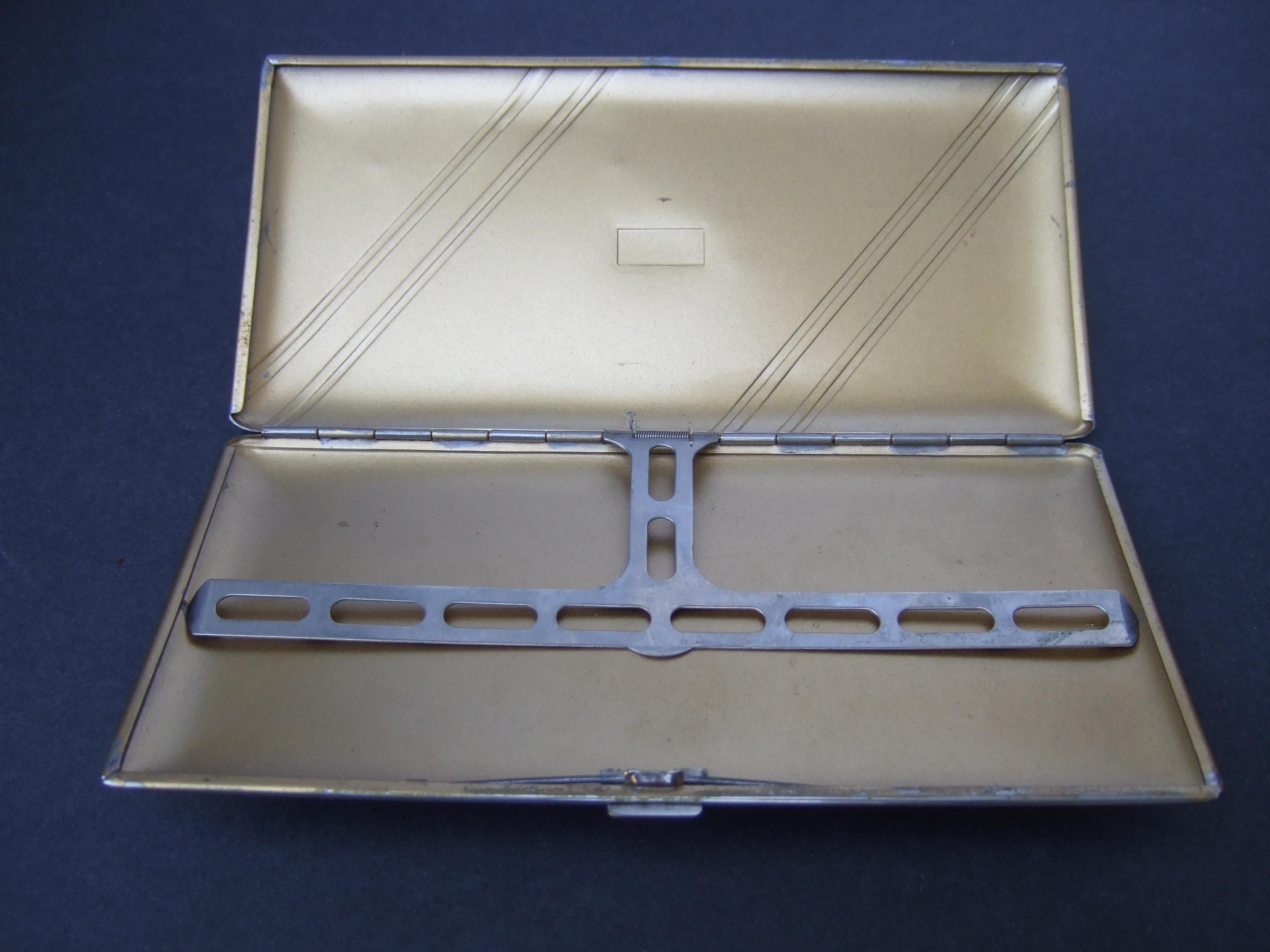 Art Deco Sleek Red and Black Enamel Unisex Cigarette Case c 1940s For ...