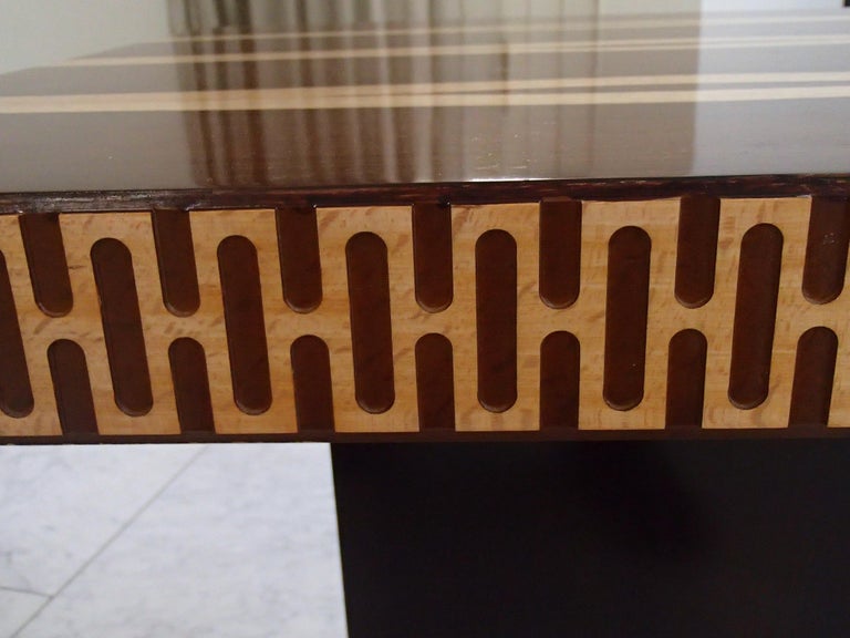 Art Deco Sophisticated Decorative Table with Rare Etimoe Veneer For Sale at 1stDibs