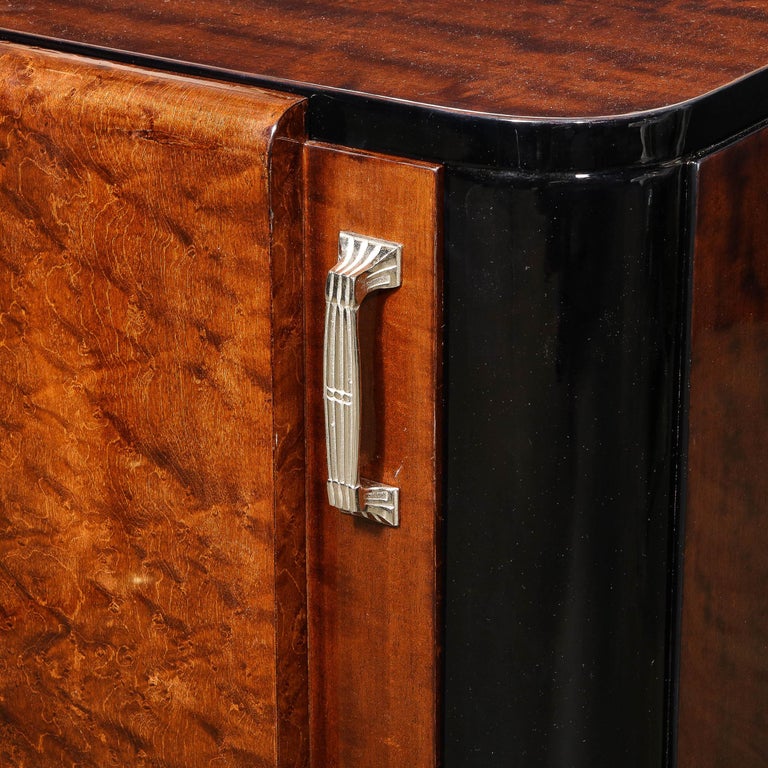 Art Deco Streamlined End Tables/Night Stands in Burled Walnut w ...