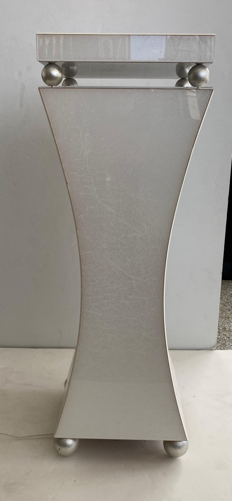 Art Deco Style Illuminated Pedestal For Sale at 1stDibs