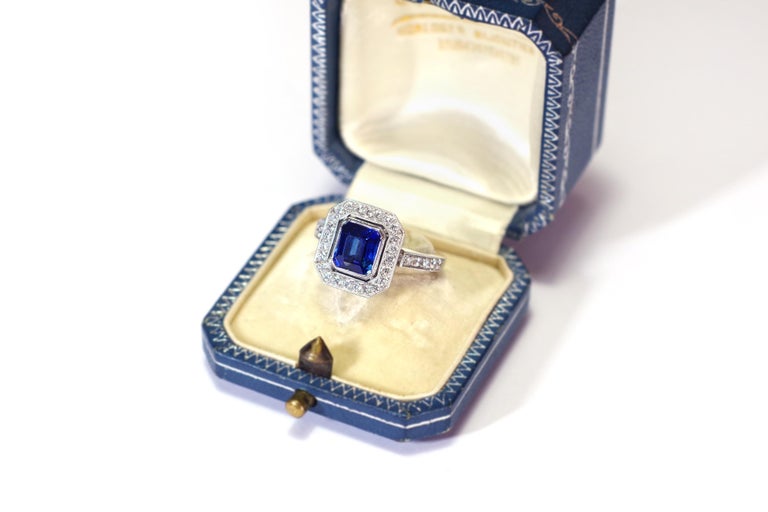Art Deco style sapphire ring in 18k white gold, pre-owned sapphire ...