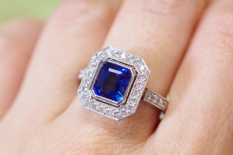 Art Deco style sapphire ring in 18k white gold, pre-owned sapphire ...