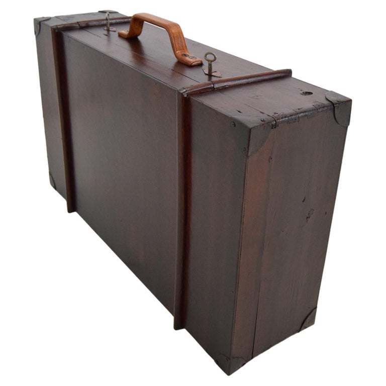 Art Deco Trunk, circa 1930's For Sale at 1stDibs