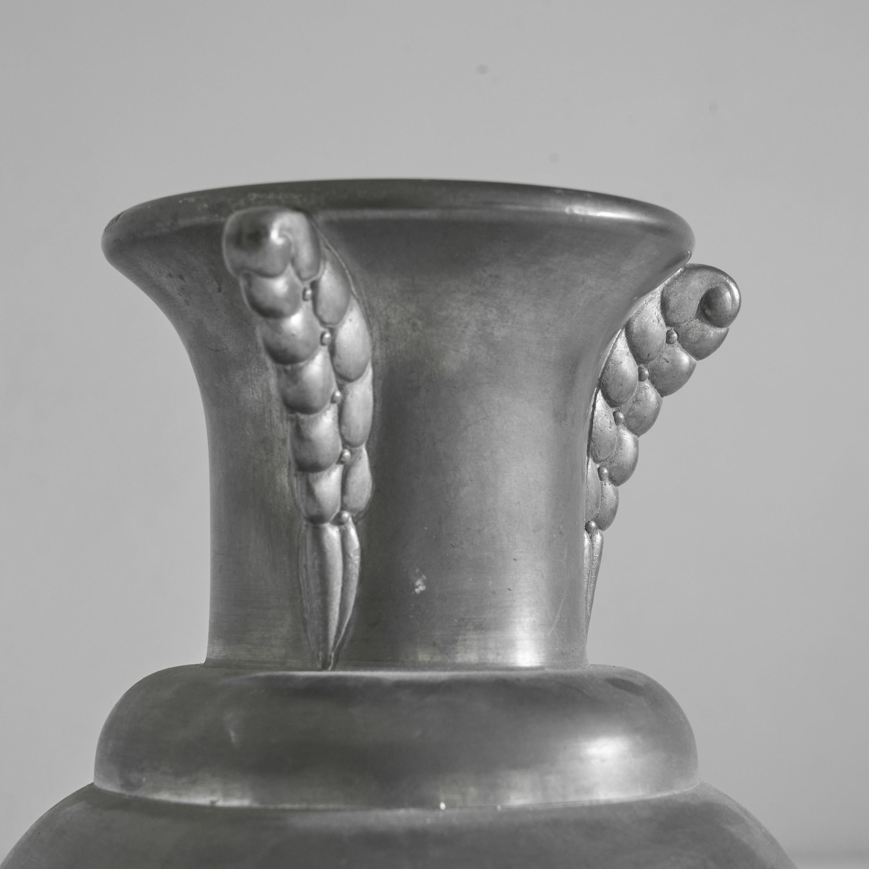Art Deco Vase in Pewter For Sale at 1stDibs