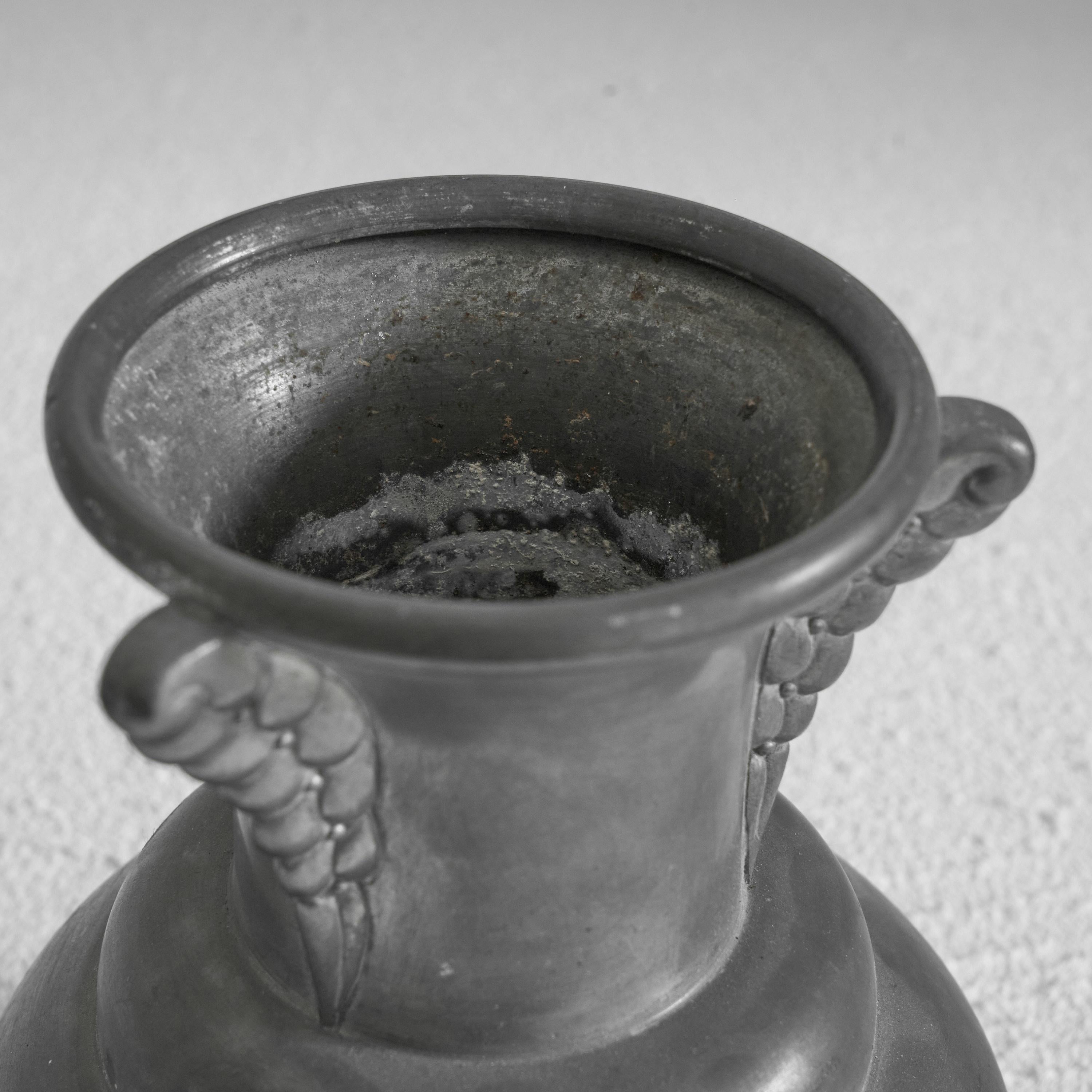 Art Deco Vase in Pewter For Sale at 1stDibs