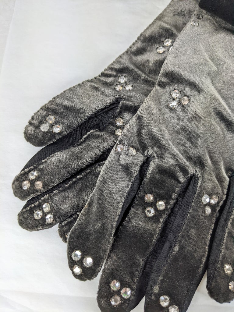 Art Deco Velvet Pave Evening Glove and Cap Set For Sale at 1stDibs