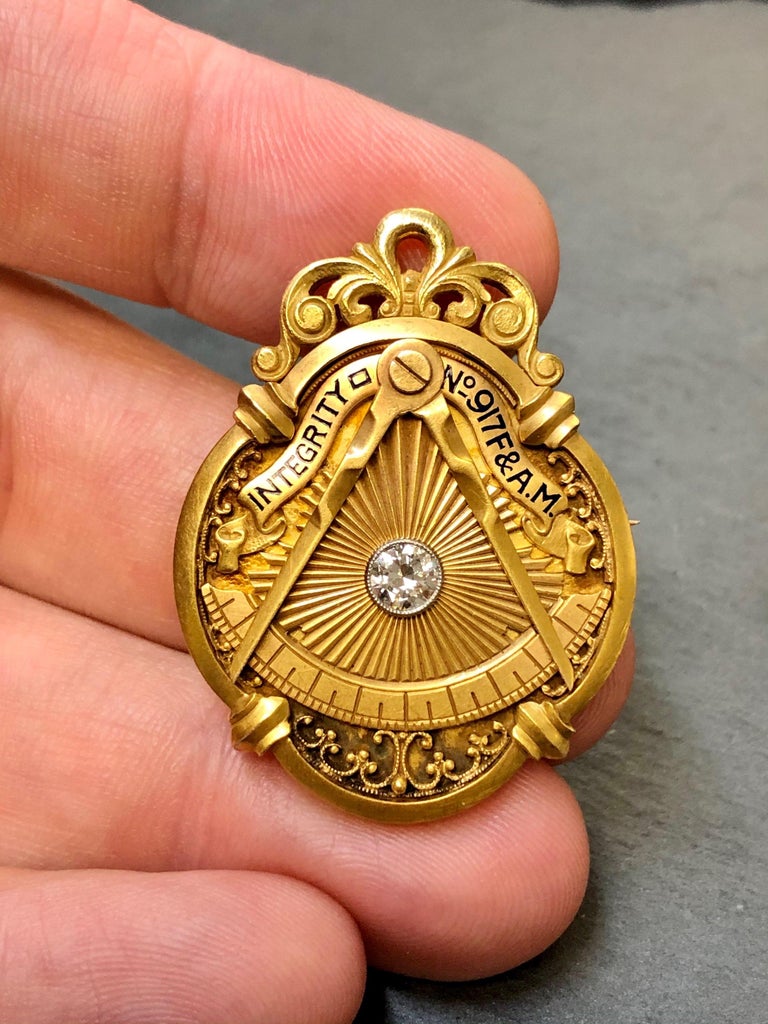 Vintage Art Deco 18K Diamond Masonic Award Pin Brooch For Sale at 1stDibs