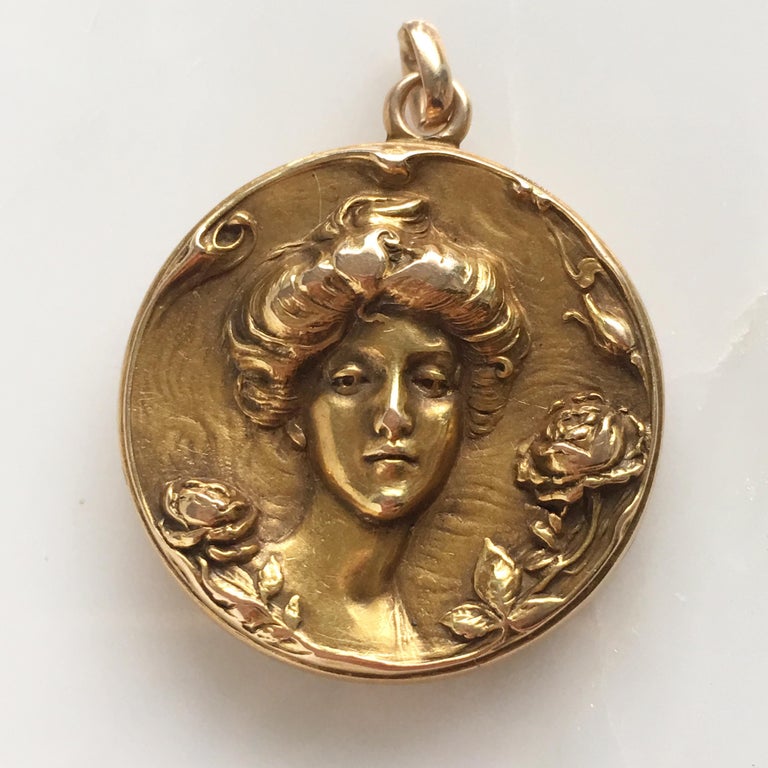Art Nouveau Portrait with Roses 14k Gold Locket Pendant For Sale at 1stDibs