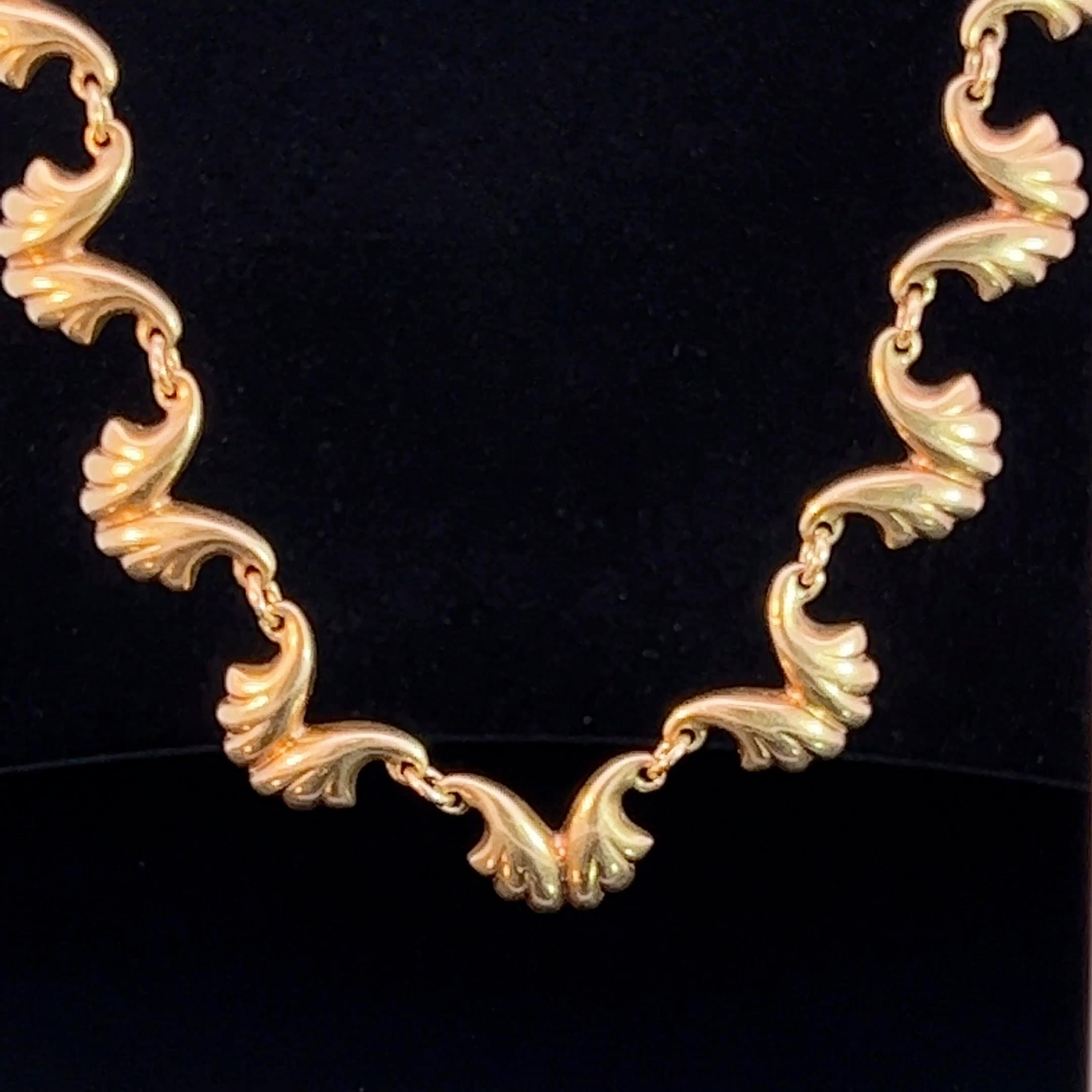 Art Nouveau 18k Yellow Gold French Necklet, Circa 1890 For Sale at 1stDibs