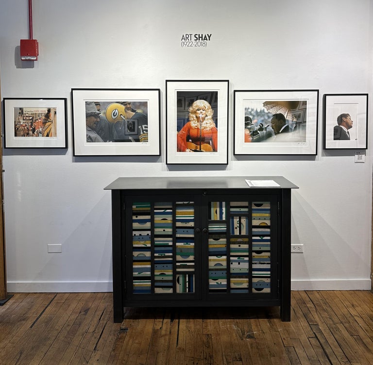 Art Shay - Dolly Parton, 1976 - Portrait, Bright Red Dress and Guitar ...