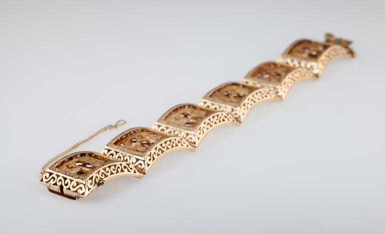 Arte Orfebre Peruvian Shadowbox Scene Bracelet in Yellow Gold For Sale ...