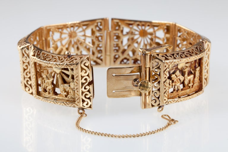 Arte Orfebre Peruvian Shadowbox Scene Bracelet in Yellow Gold For Sale ...