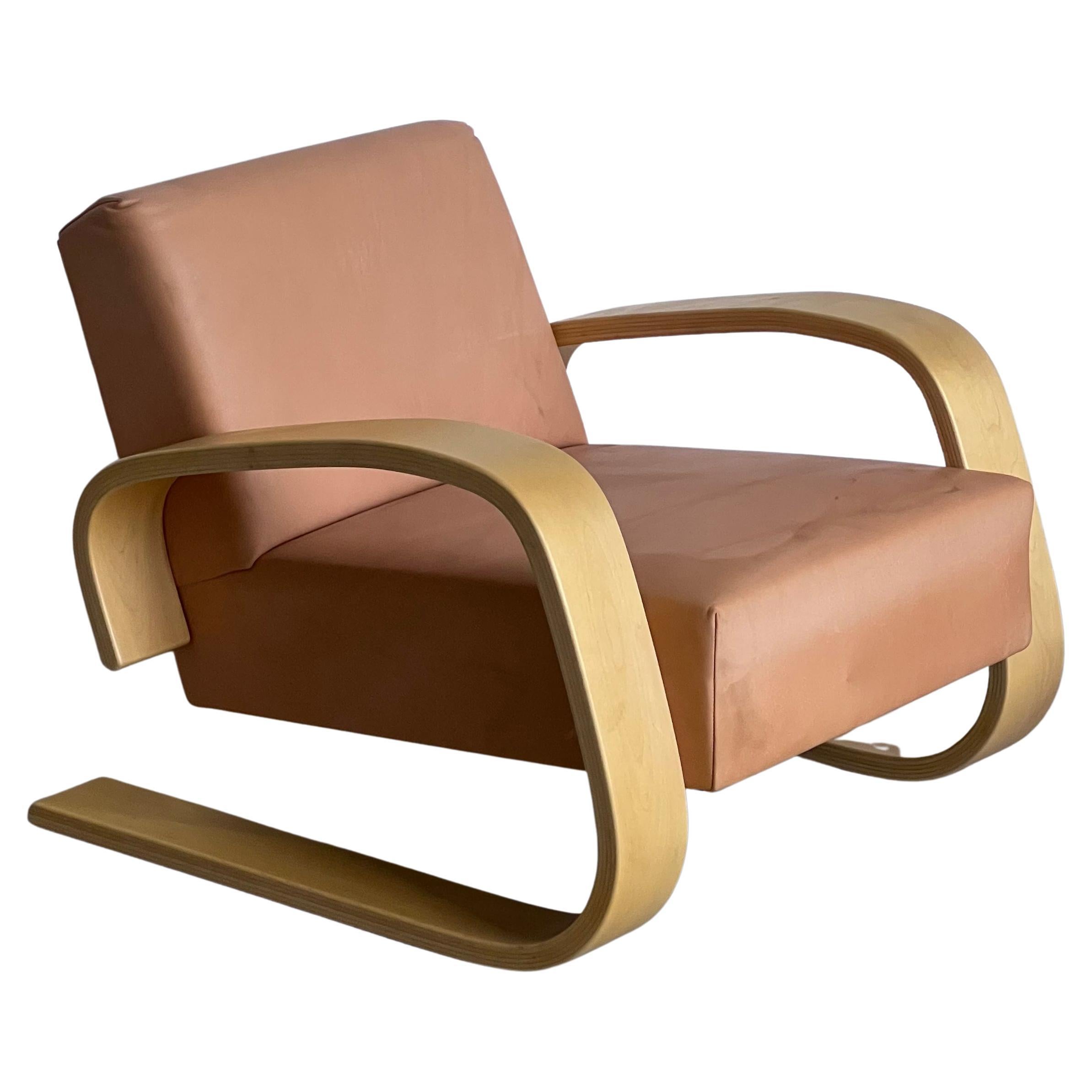 Artek 400 "Tank" Armchair by Alvar Aalto, Salmon Leather, Finnish Mid Century For Sale at 1stDibs