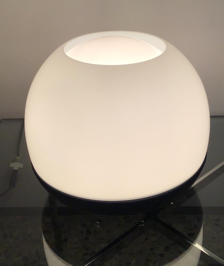 Artemide “Platea“ Table Lamp with Blue Aluminum Base and Blown Glass ...