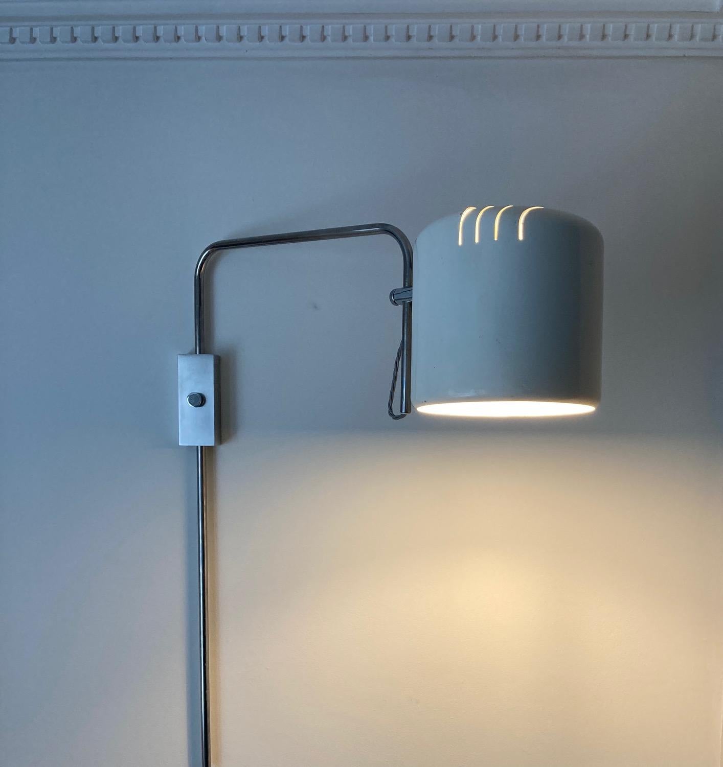 Articulating Wall Light Manner of Joe Colombo For Sale at 1stDibs