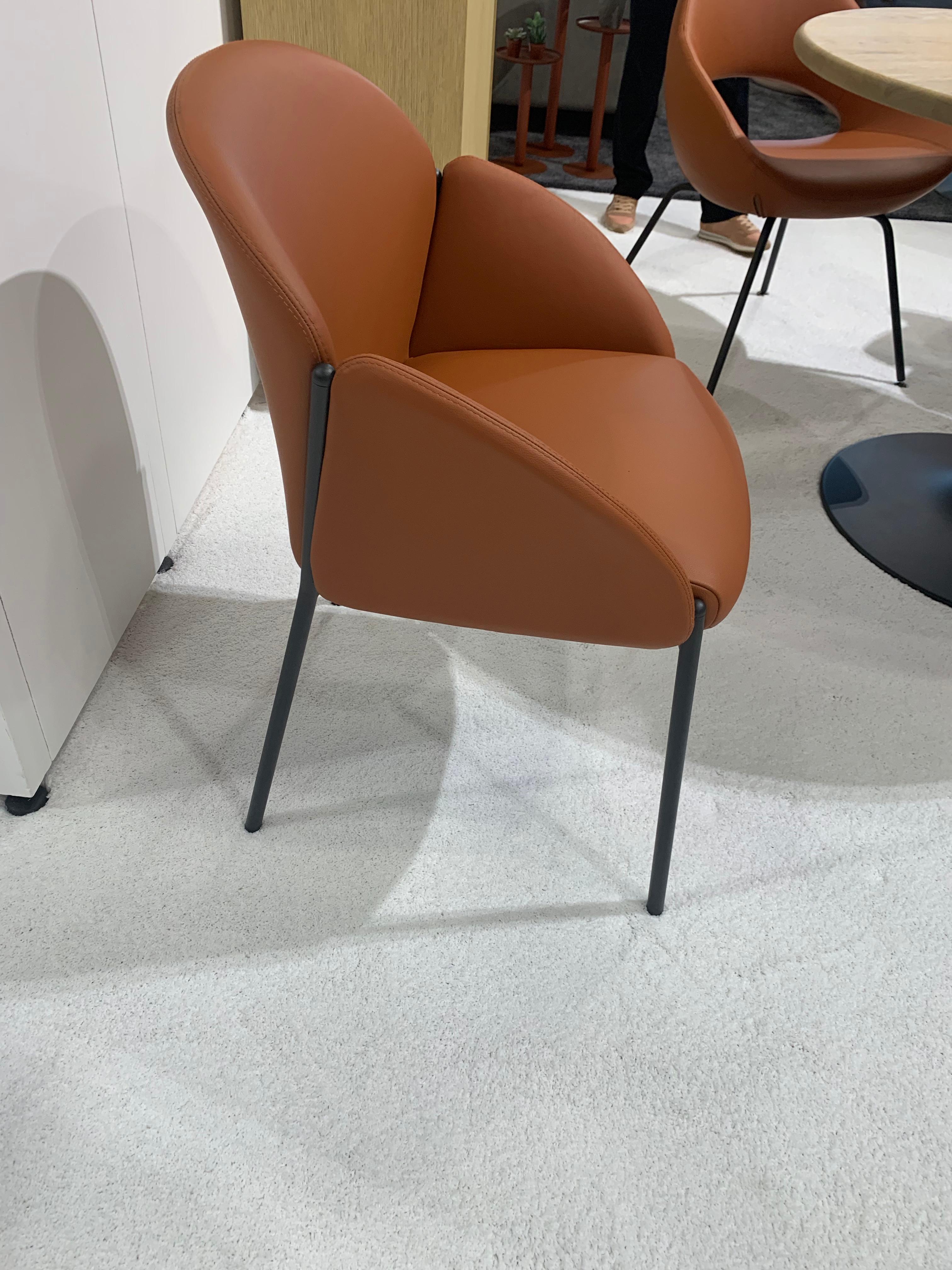 Artifort Andrea Leather Armchair at 1stDibs | andrea backme, andrea chair