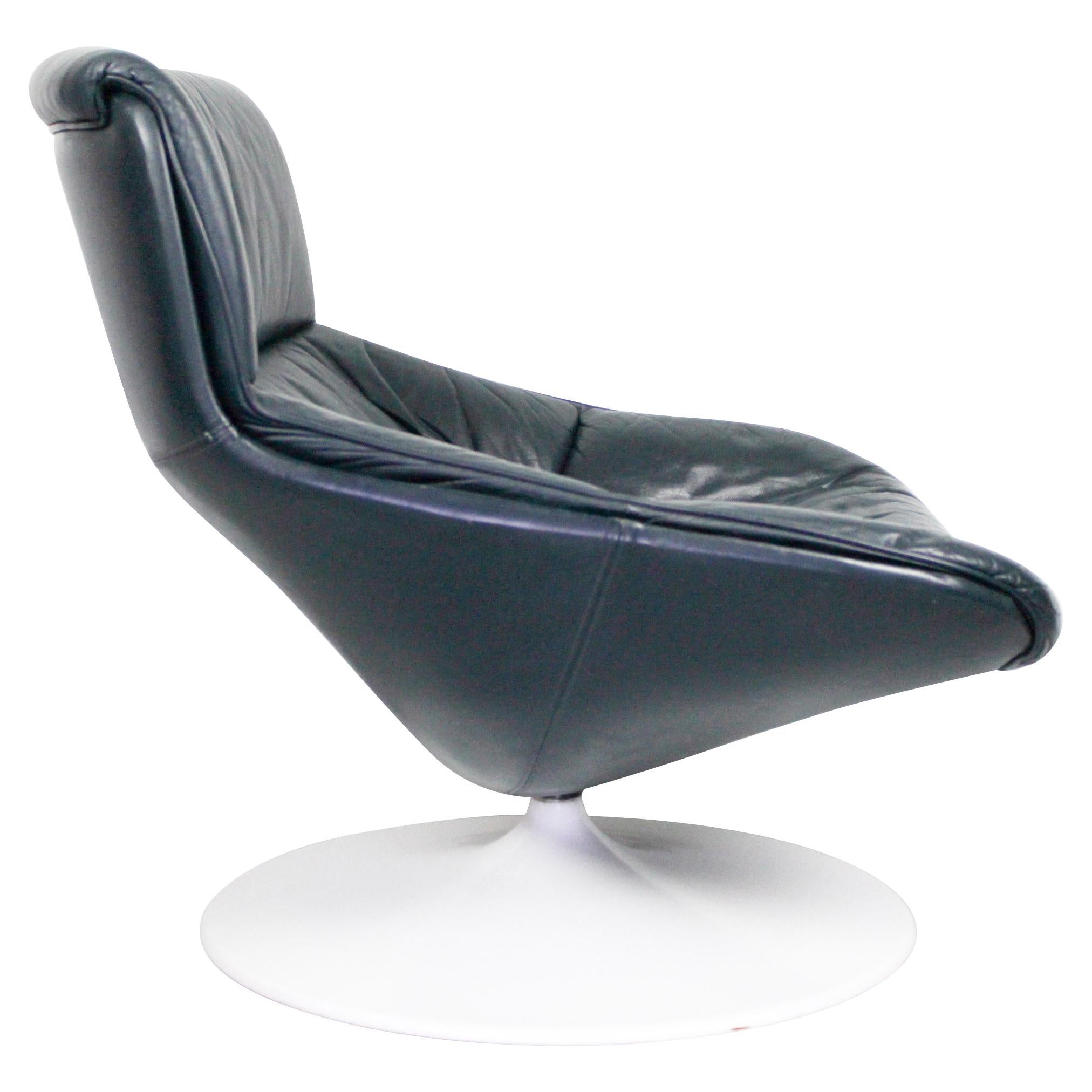 Geoffrey Harcourt For Artifort F584 Swivel Lounge Chair at 1stDibs