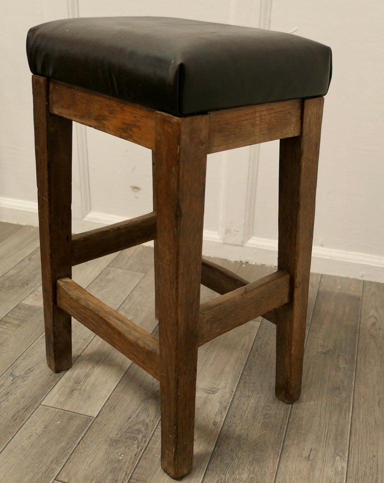 Arts and Crafts Golden Oak and Leather Stool For Sale at 1stDibs