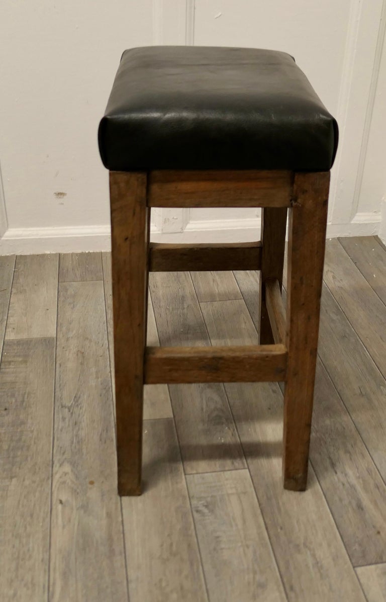Arts and Crafts Golden Oak and Leather Stool For Sale at 1stDibs