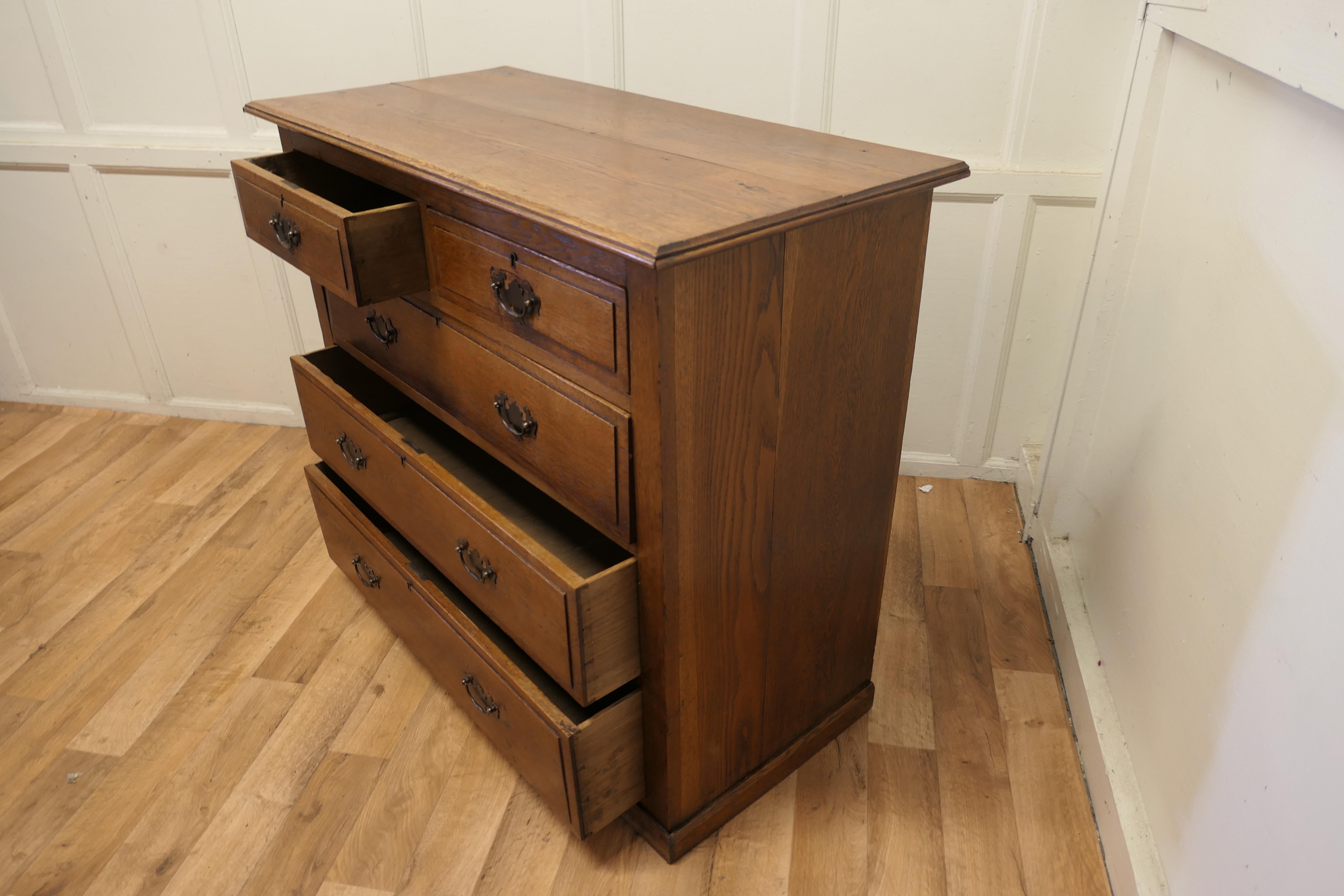 Arts and Crafts Golden Oak Chest of Drawers For Sale at 1stDibs